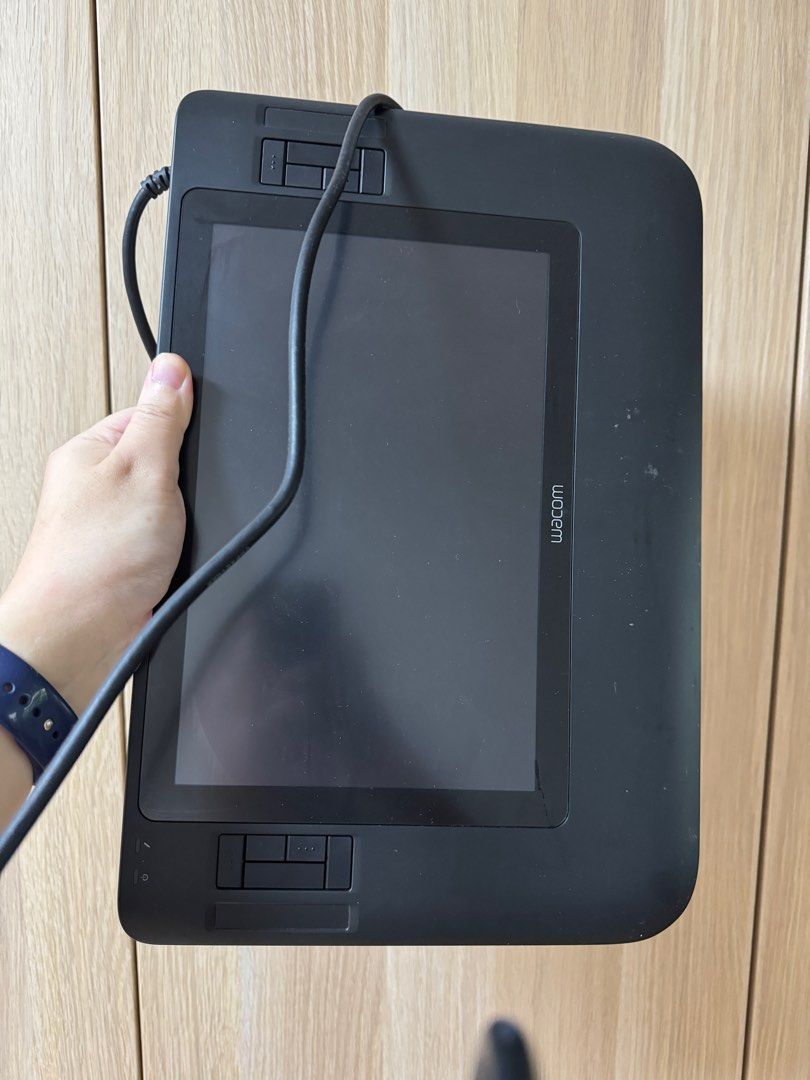 Wacom DTZ-1200W/G LCD Drawing Tablet, Computers & Tech, Parts ...