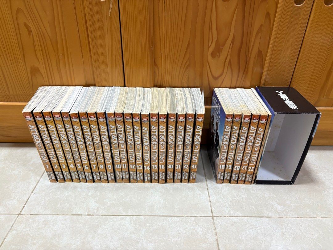 Attack on Titan Manga 1-16, (18-22 box set +shortstory), 30-33 aot ...