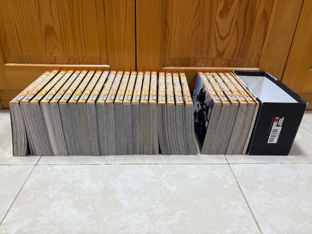 Attack on Titan Manga 1-16, (18-22 box set +shortstory), 30-33 aot ...