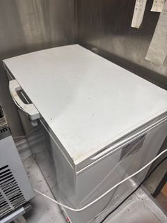 EF Chest Freezer - White, TV & Home Appliances, Kitchen Appliances ...