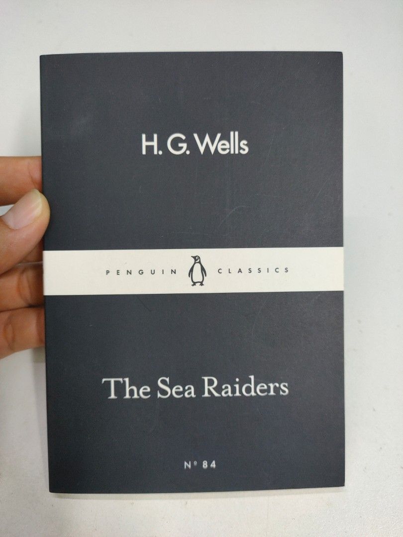 [Clearance Sale] The Sea Raiders by H.G. Wells (Penguin Black > Horror ...