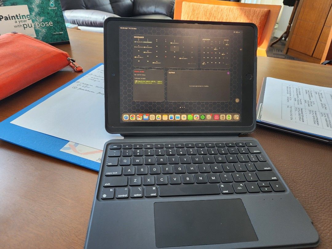 iPad 9th Gen 64GB + Keyboard Case with Trackpad, Computers & Tech ...