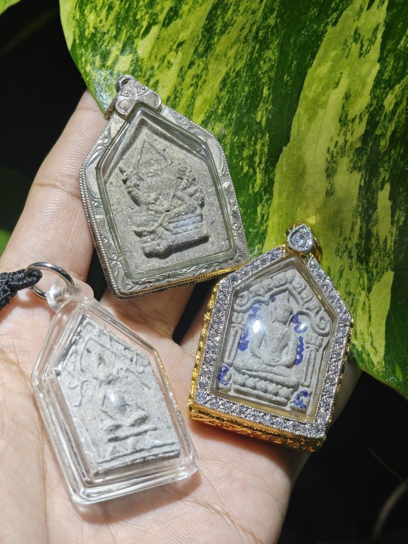 Lp Chamnan Set of Khun Paen Phra Phrom Kumanthong, Hobbies & Toys ...