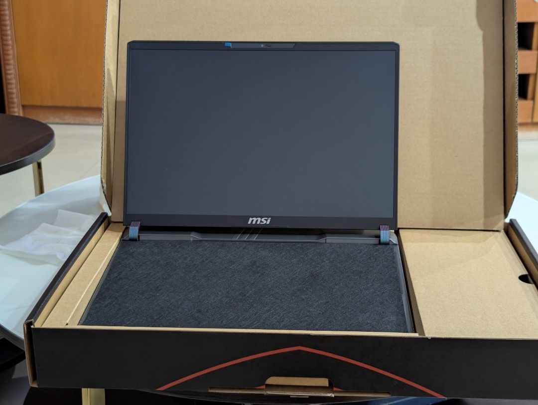 MSI Vector 16 HX AI A2XWHG-650SG Gaming Laptop With free Asus Rog ...