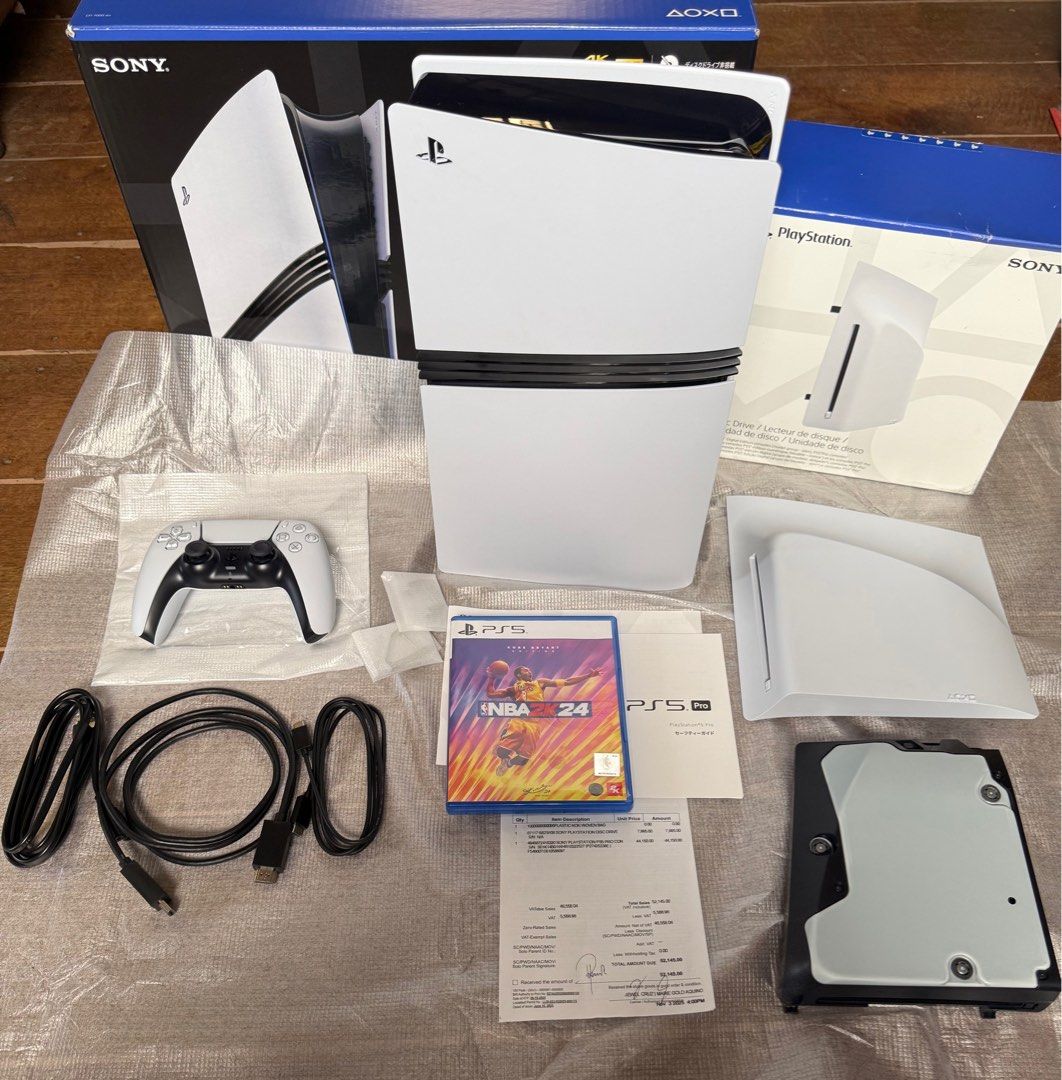 PS5 Pro 2TB with Disc Drive 1month old, Video Gaming, Video Game ...