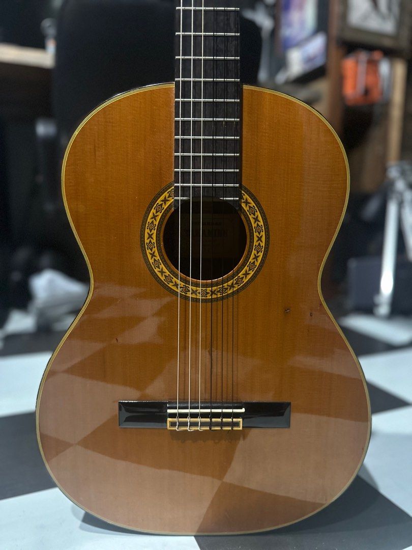 TAKAMINE NO.30 CLASSICAL GUITAR, Hobbies & Toys, Music & Media, Musical ...
