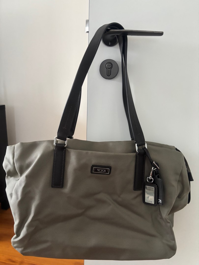 Tumi Tote Bag - New, Women's Fashion, Bags & Wallets, Tote Bags on ...