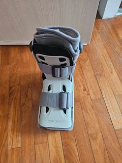 Ultra Light Walking Boot / Aircast, Health & Nutrition, Braces, Support ...