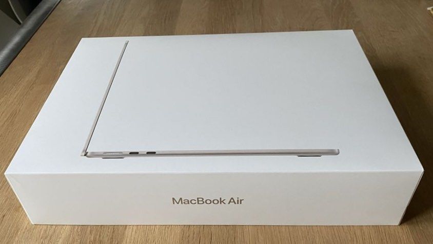 Apple MacBook Air M4 2025 - Starlight 13-in , Computers & Tech, Laptops ...