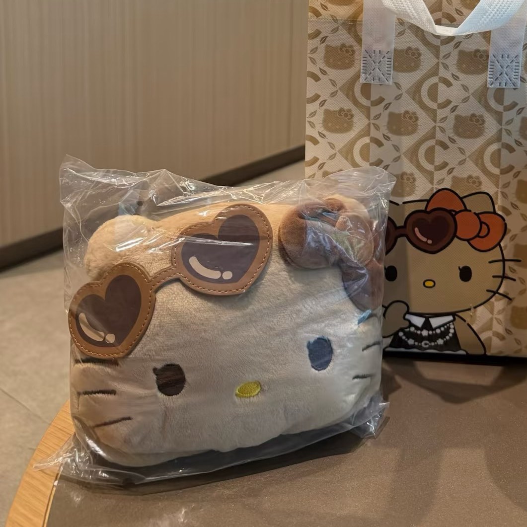 [BNIB] Chagee Hello kitty Cuddle Sling Bag, Hobbies & Toys, Toys ...