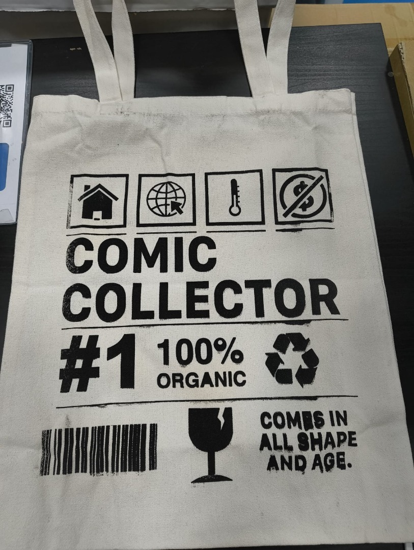Comic Totes! Various designs!, Hobbies & Toys, Books & Magazines ...