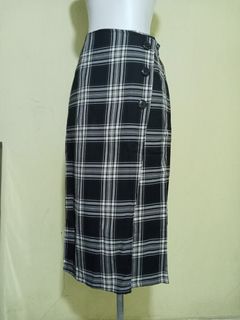 tartan skirt, Fesyen Wanita, Pakaian Wanita, Gaun & Rok di Carousell
