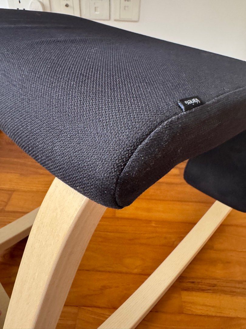 Variér Variable Balans Kneeling Chair, Furniture & Home Living ...