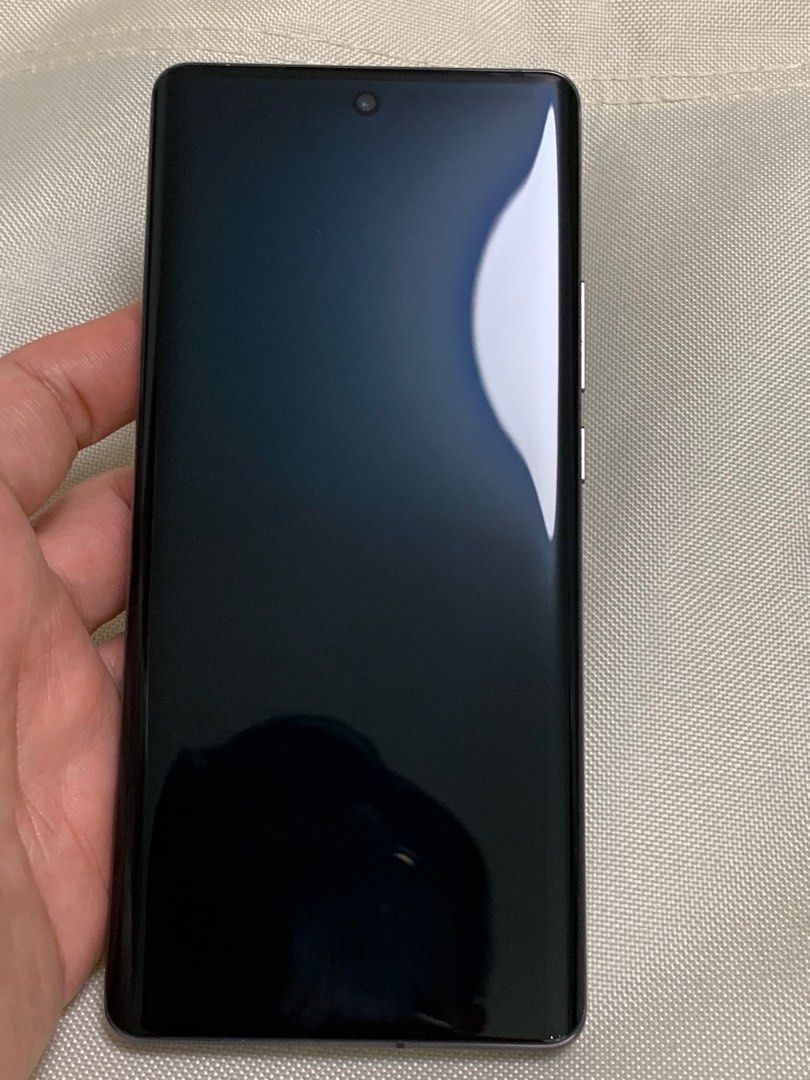 Vivo X100 Pro with AirPod Max, Mobile Phones & Gadgets, Mobile Phones ...