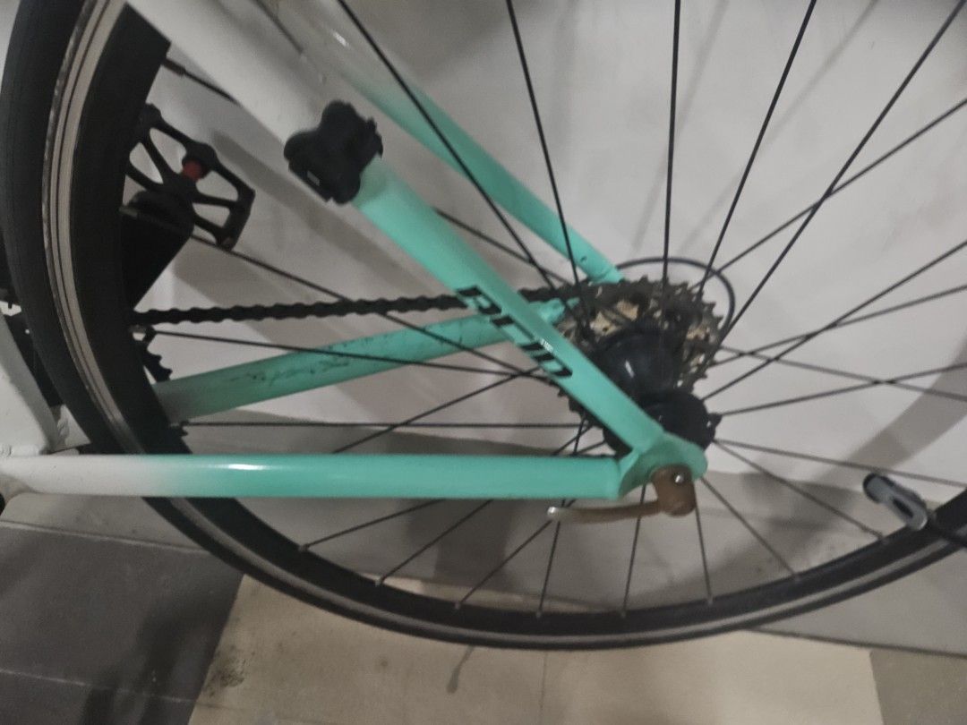 Acid Track Road Bike with Trainer, Sports Equipment, Bicycles & Parts, Bicycles on Carousell