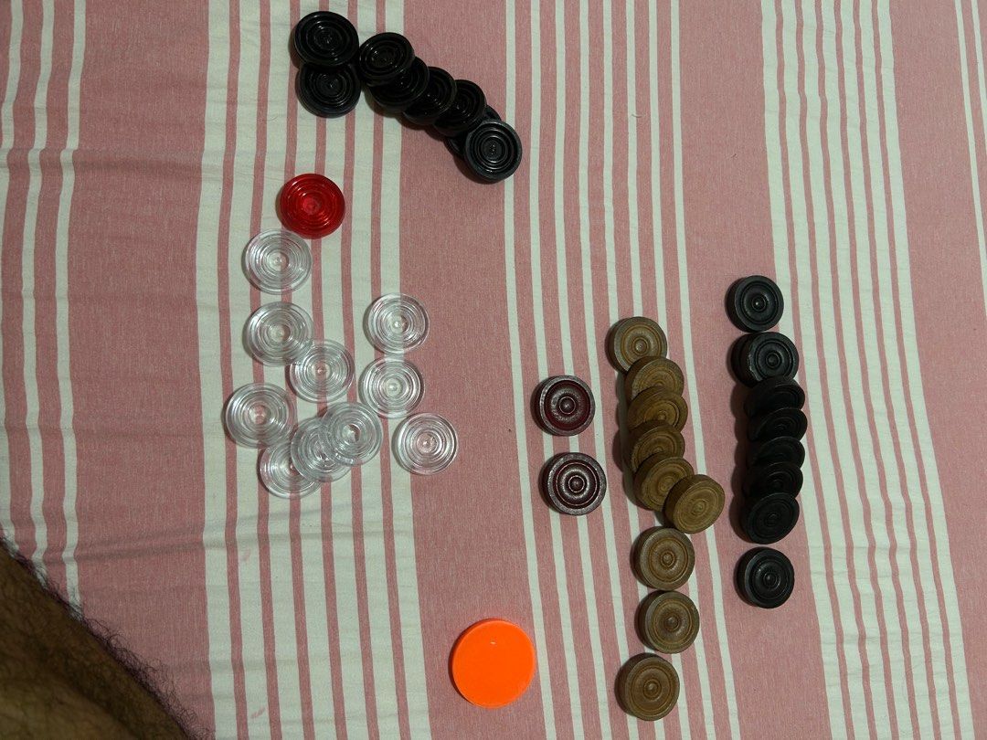 Carrom Board Game with Coins, Hobbies & Toys, Toys & Games on Carousell