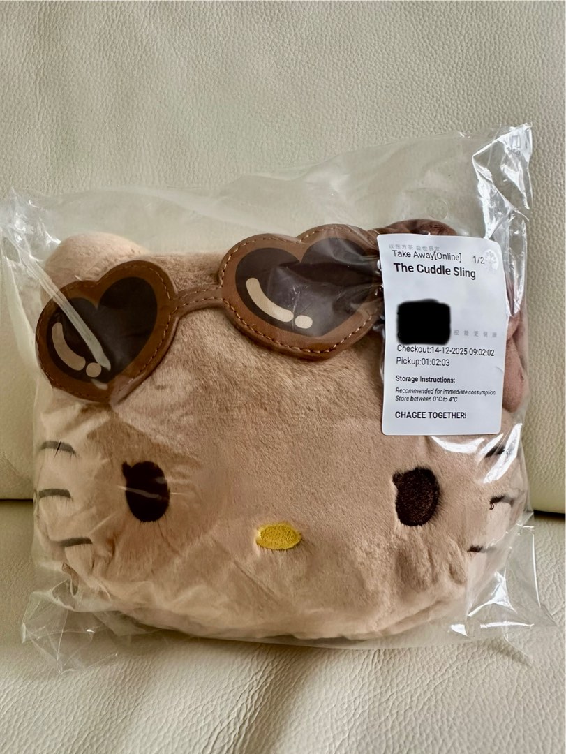 Chagee x Hello Kitty Cuddle Sling, Women's Fashion, Bags & Wallets ...