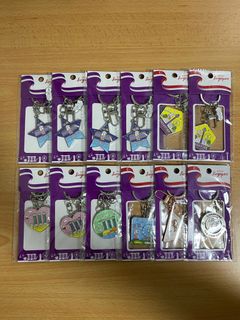 Hyrox Race Crew Singapore 2025 Keychain, Hobbies & Toys, Stationery ...