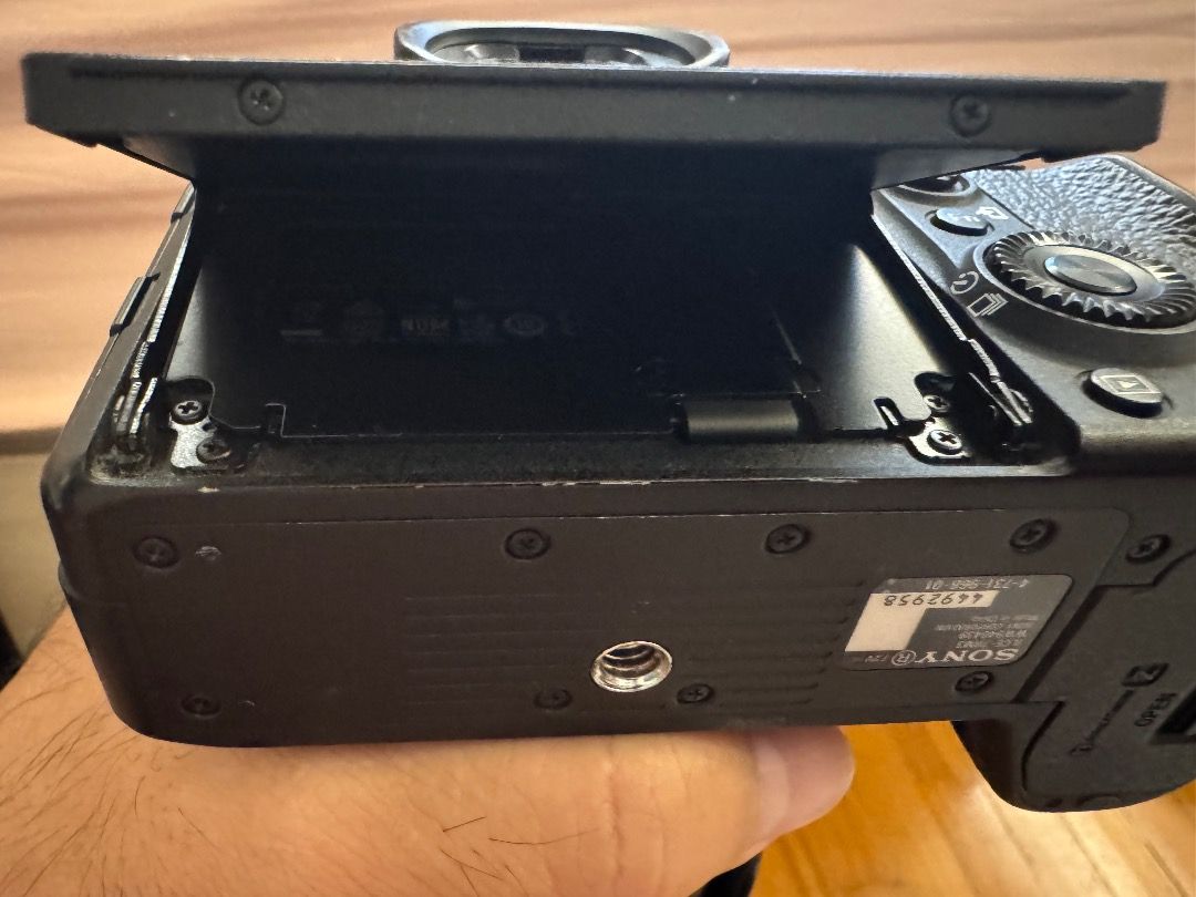 Sony Alpha a7R III Mirrorless Camera, Photography, Cameras on Carousell