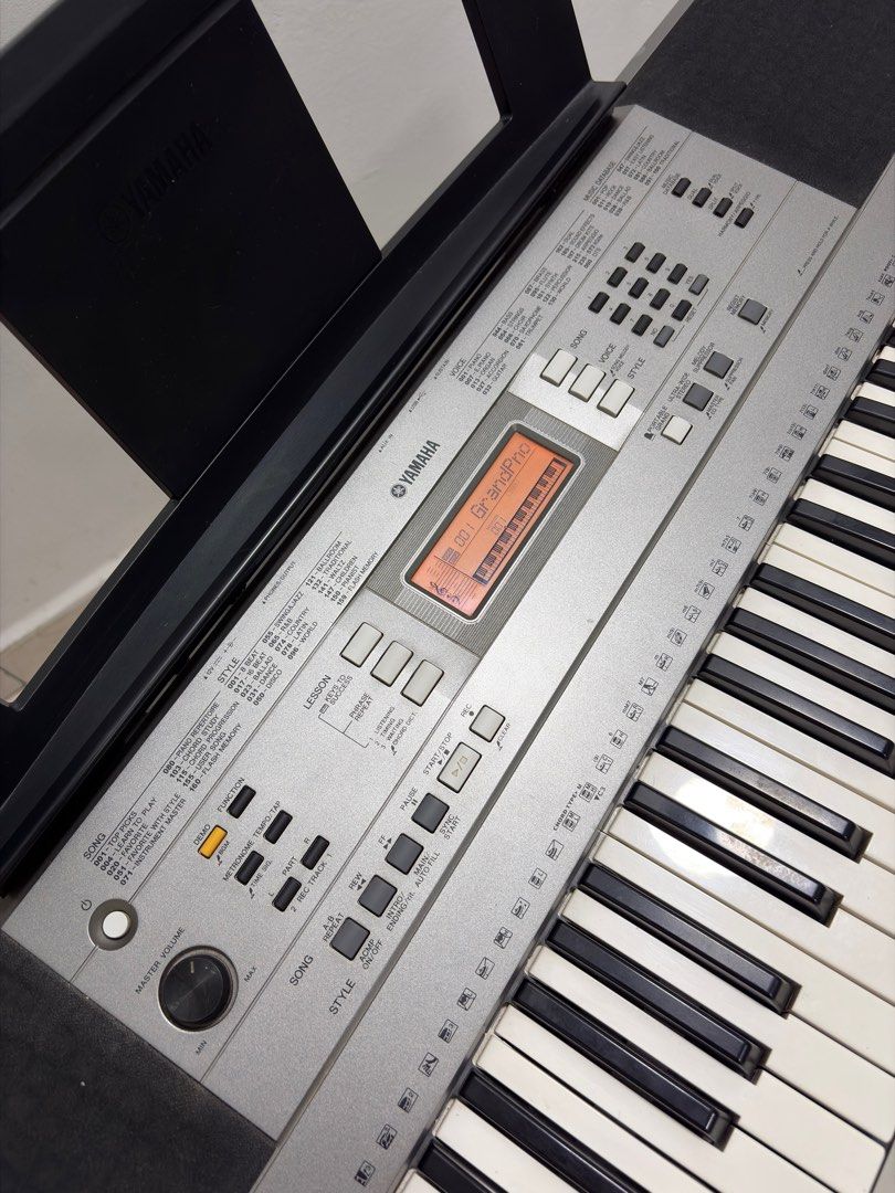 Yamaha PSR E353 Keyboard, Hobbies & Toys, Music & Media, Musical Instruments on Carousell