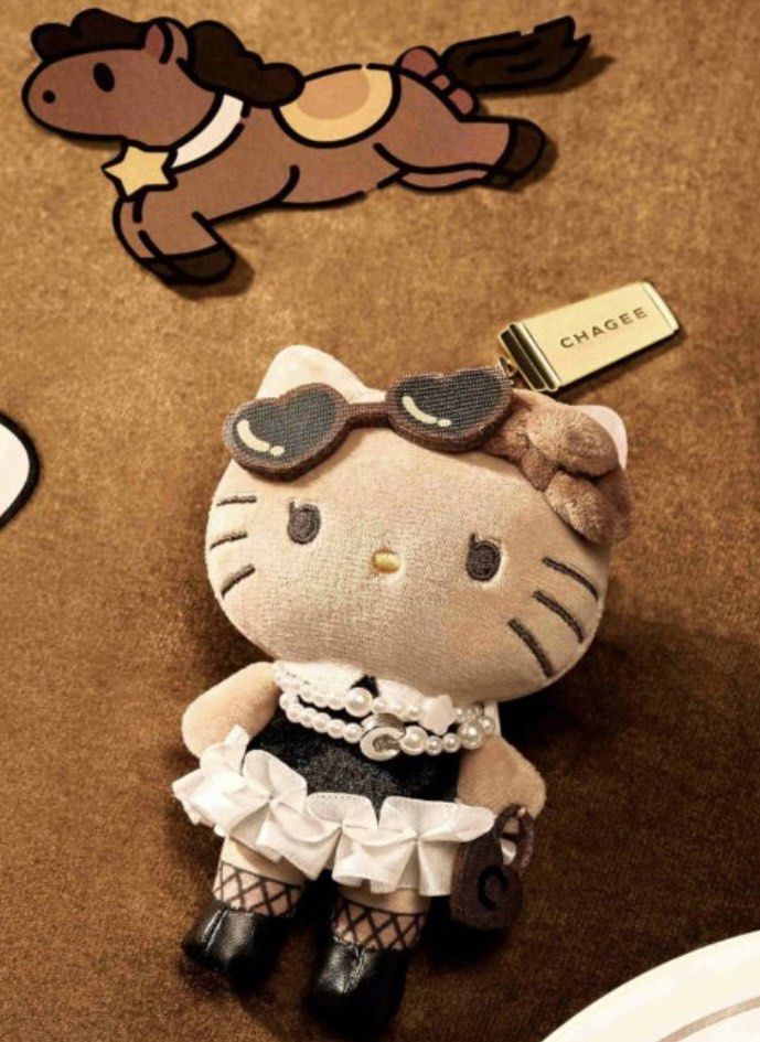 Chagee X Hello Kitty Plushie Charm , Hobbies & Toys, Memorabilia ...