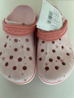 CROCS Women's Classic Platform Clog, Women's Fashion, Footwear, Sandals ...