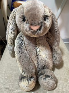 Jellycat 兔$280及企鵝$200，聖誕節禮物之選, 興趣及遊戲, 玩具 & 遊戲類 - Carousell