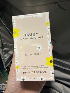 Marc Jacobs Daisy Love Eau De Toilette 100ml, Beauty & Personal Care ...