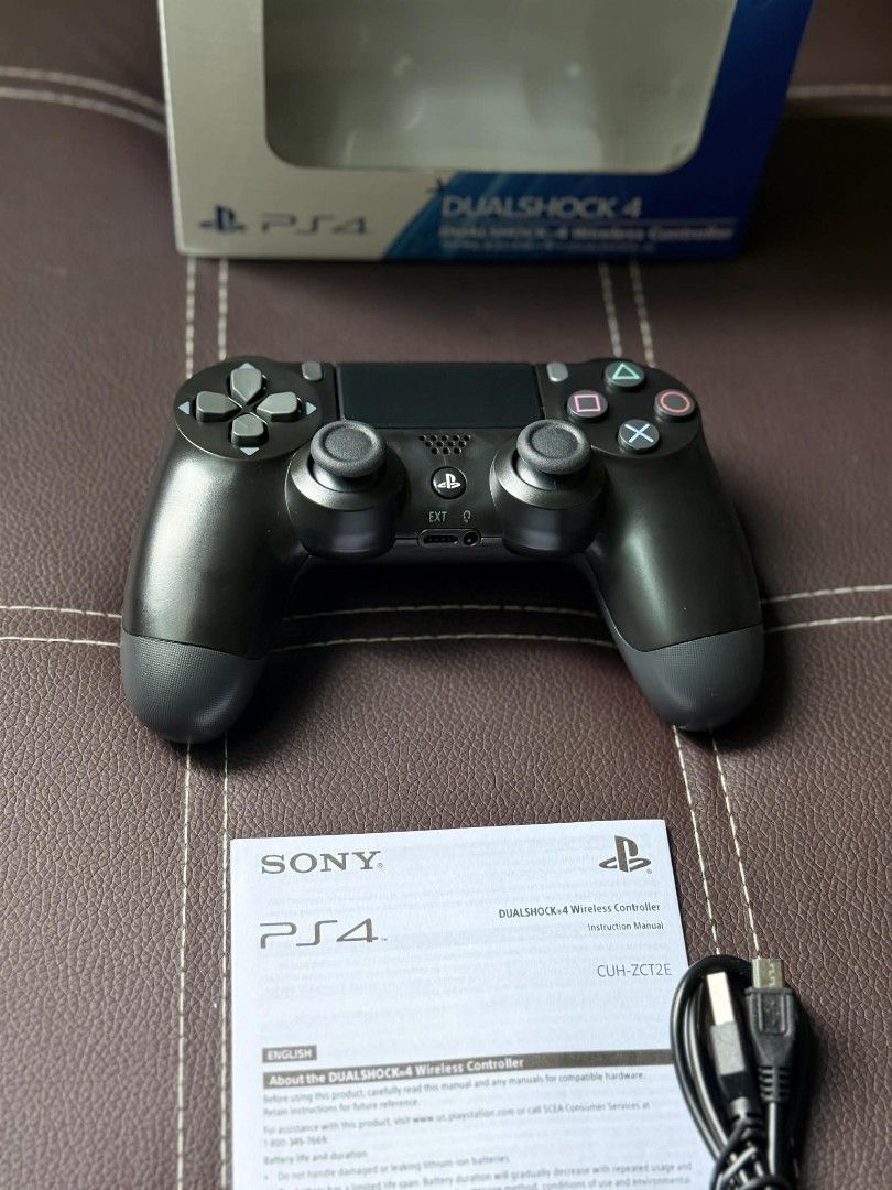 Sony PS4 DualShock 4 Wireless Controller 1Month Used Only, Video Gaming ...