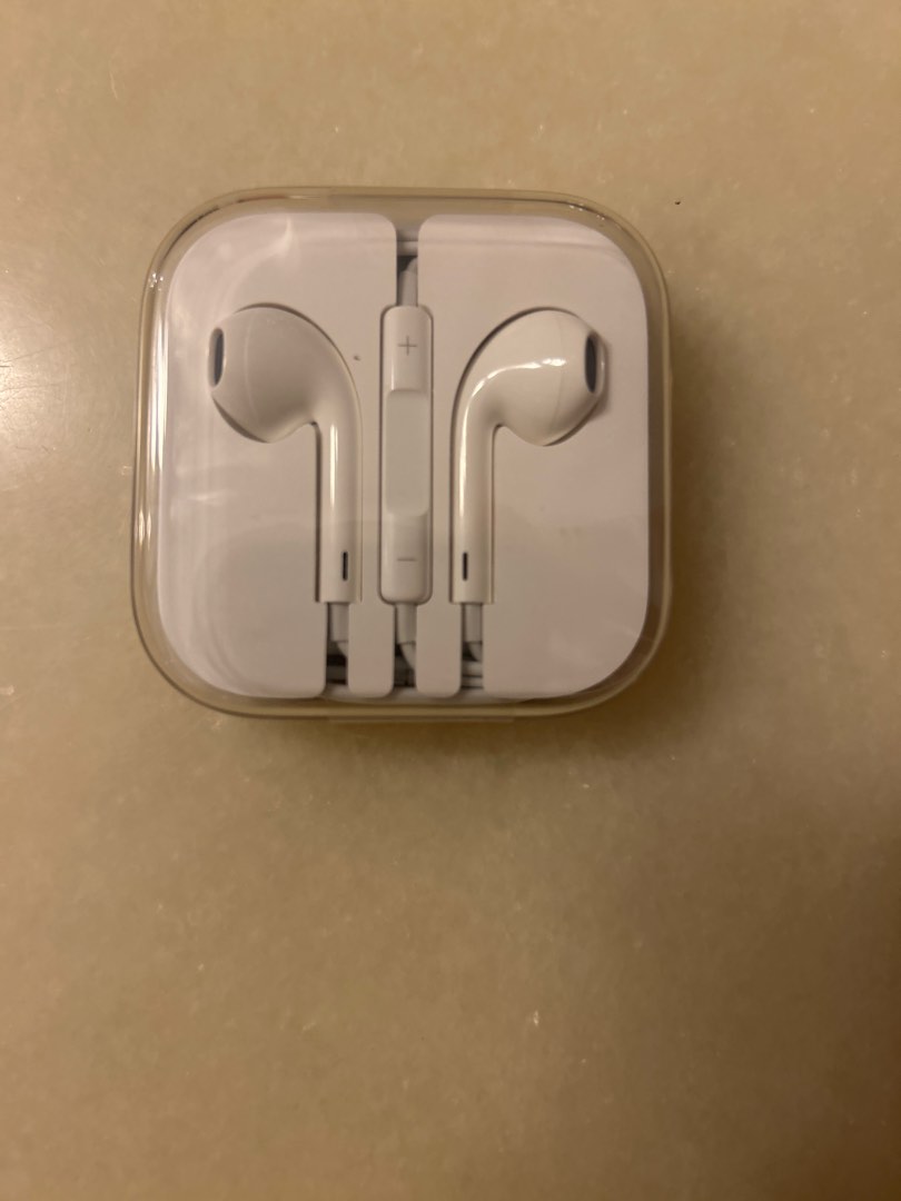 Brand New Genuine Apple EarPods with 3.5 mm Headphone Plug and ...