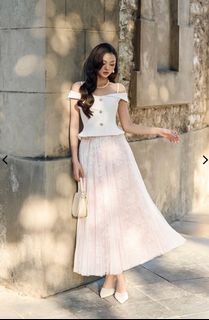 Chello tulle skirt For Sale | Carousell Singapore