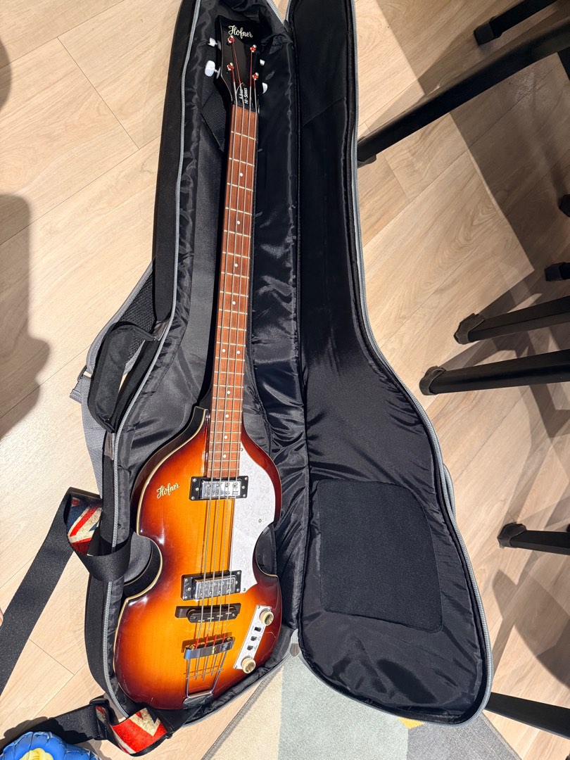 Hofner Igniton Series Violin Bass with Case, Hobbies & Toys, Musical ...