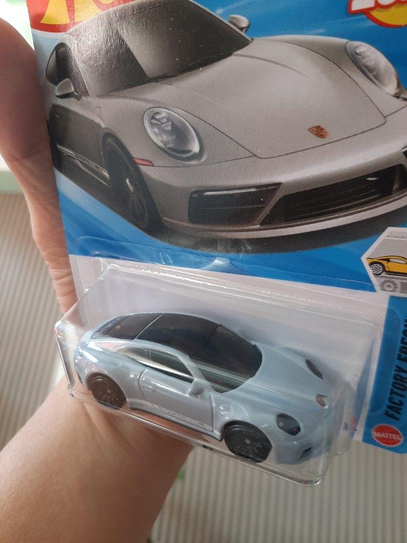 Hot wheels Porsche carrera 911 T Case A 2026 diecast car, Hobbies ...