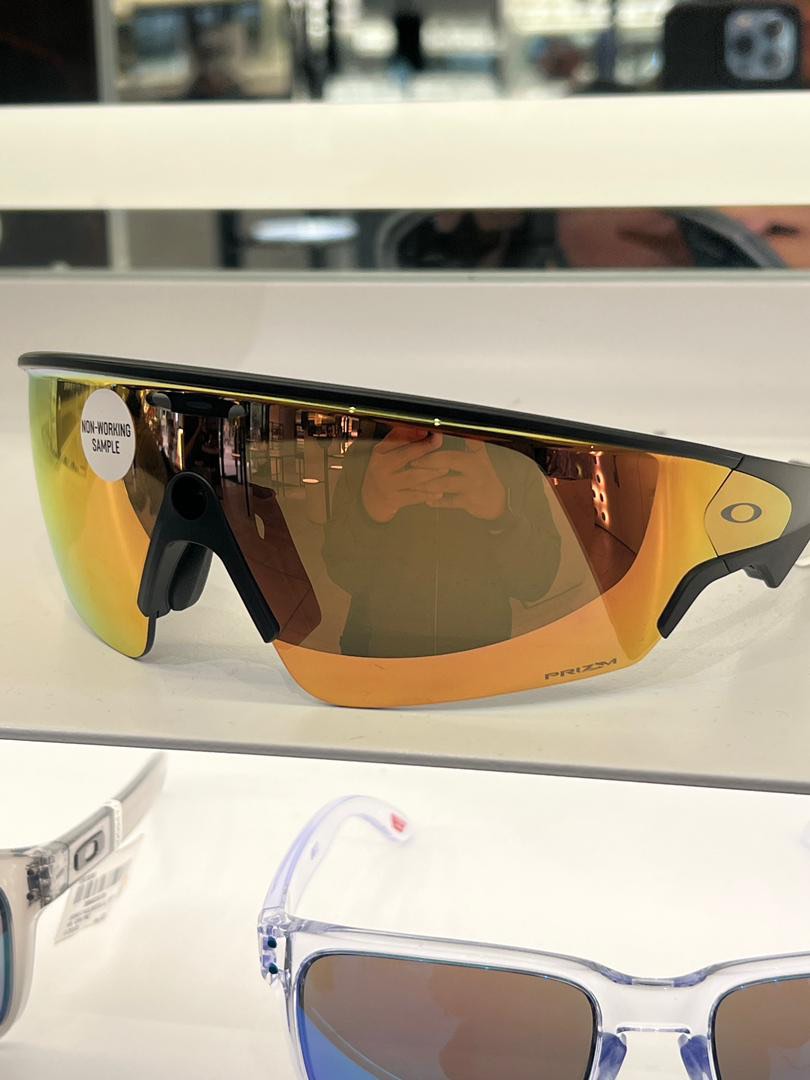 CLEARANCE STOCK Oakley Meta Vanguard (Black Frame with Prizm 24K Gold ...