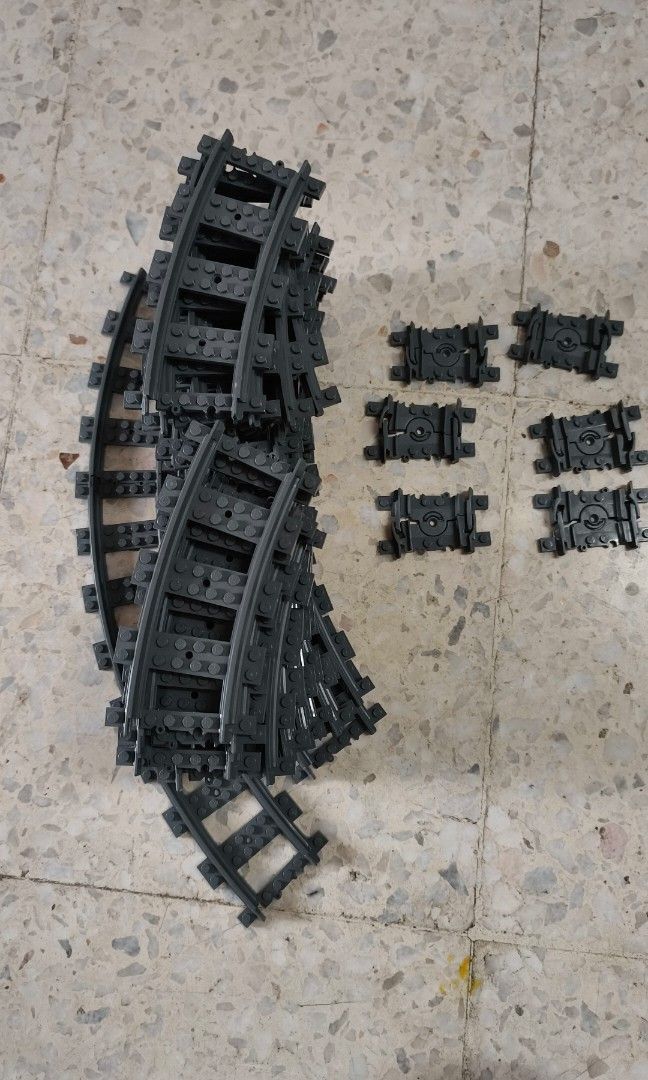 32pcs curve and 6pcs flexible joint LEGO TRAIN TRACKS, Hobbies & Toys ...