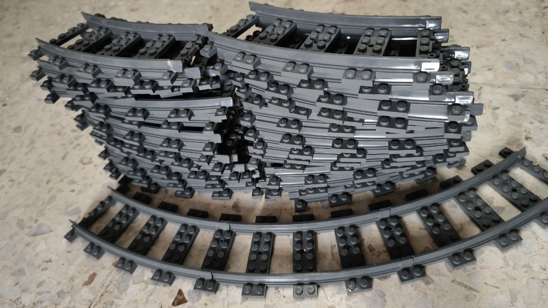 32pcs curve and 6pcs flexible joint LEGO TRAIN TRACKS, Hobbies & Toys ...