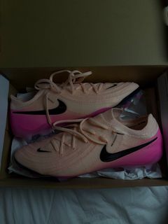 Nike Phantom GX 2 Club, Men's Fashion, Footwear, Sneakers on Carousell