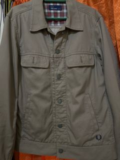 FRED PERRY, Fesyen Pria, Pakaian , Atasan di Carousell