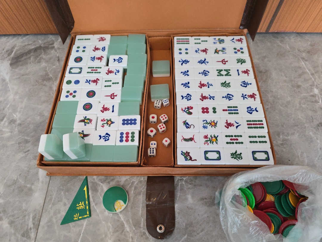 [RARE!] Tiffany/Mint Green Full Mahjong Set + Chips and Case, Hobbies ...