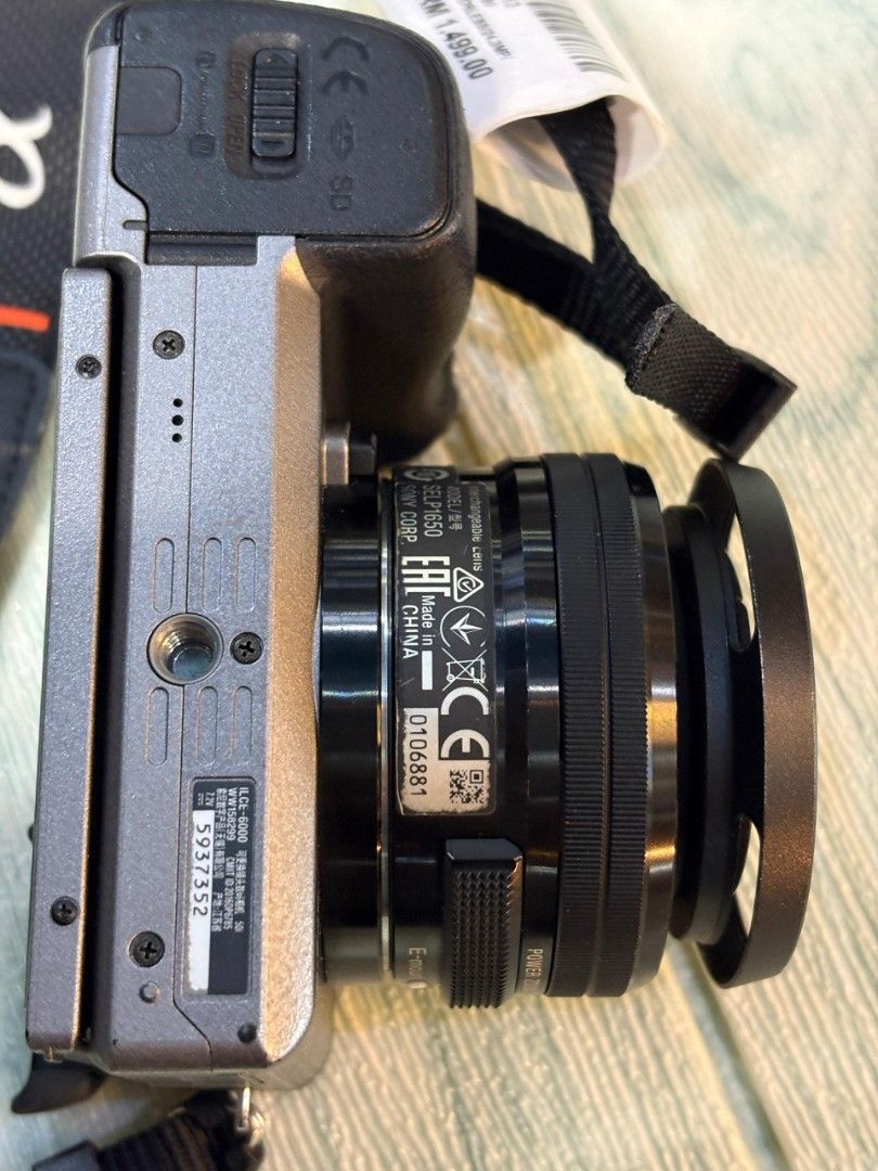 SONY A6000 Mirrorless Camera, Photography, Cameras on Carousell