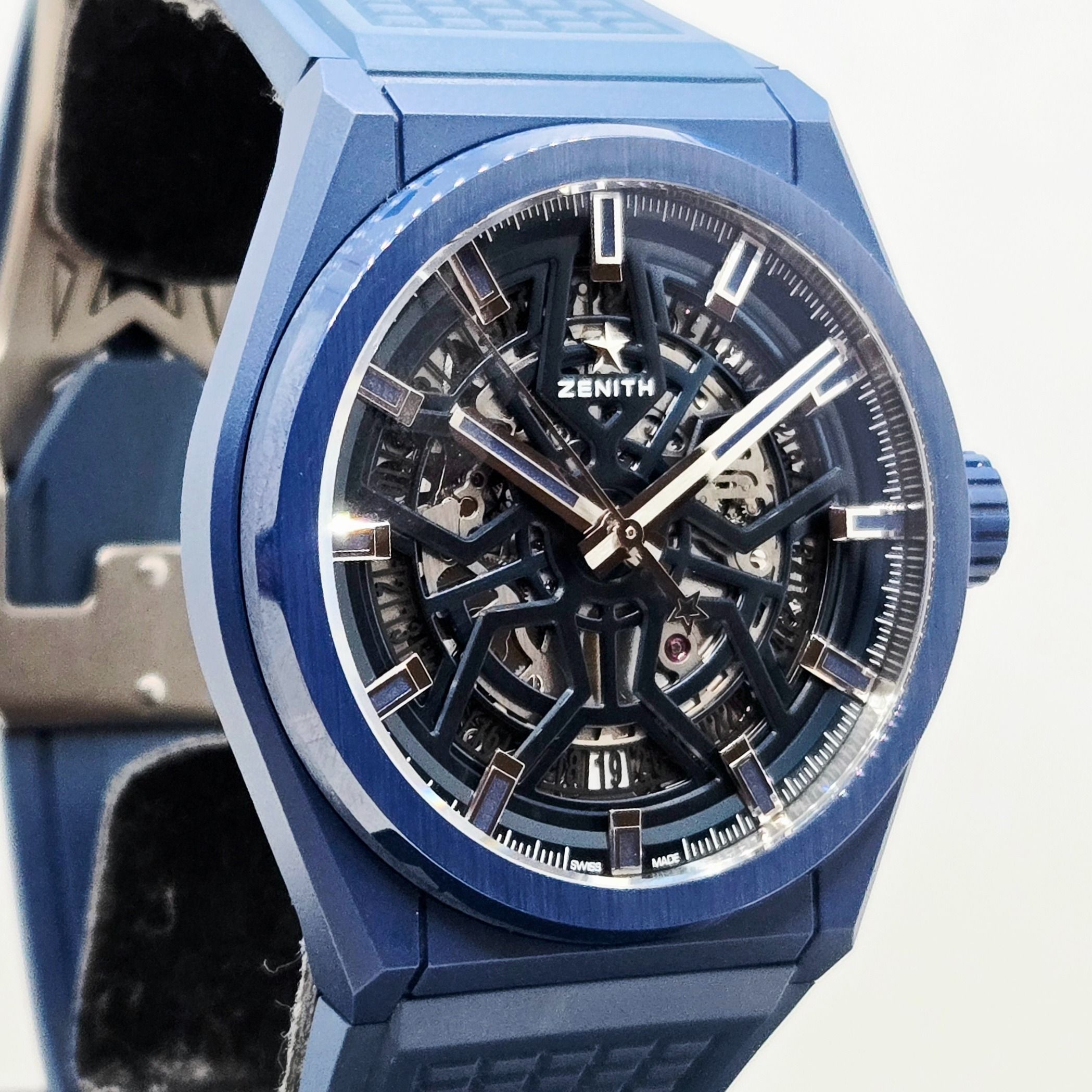 Zenith Defy Classic Blue Ceramic (49.9003.670/51.R793), Luxury, Watches ...
