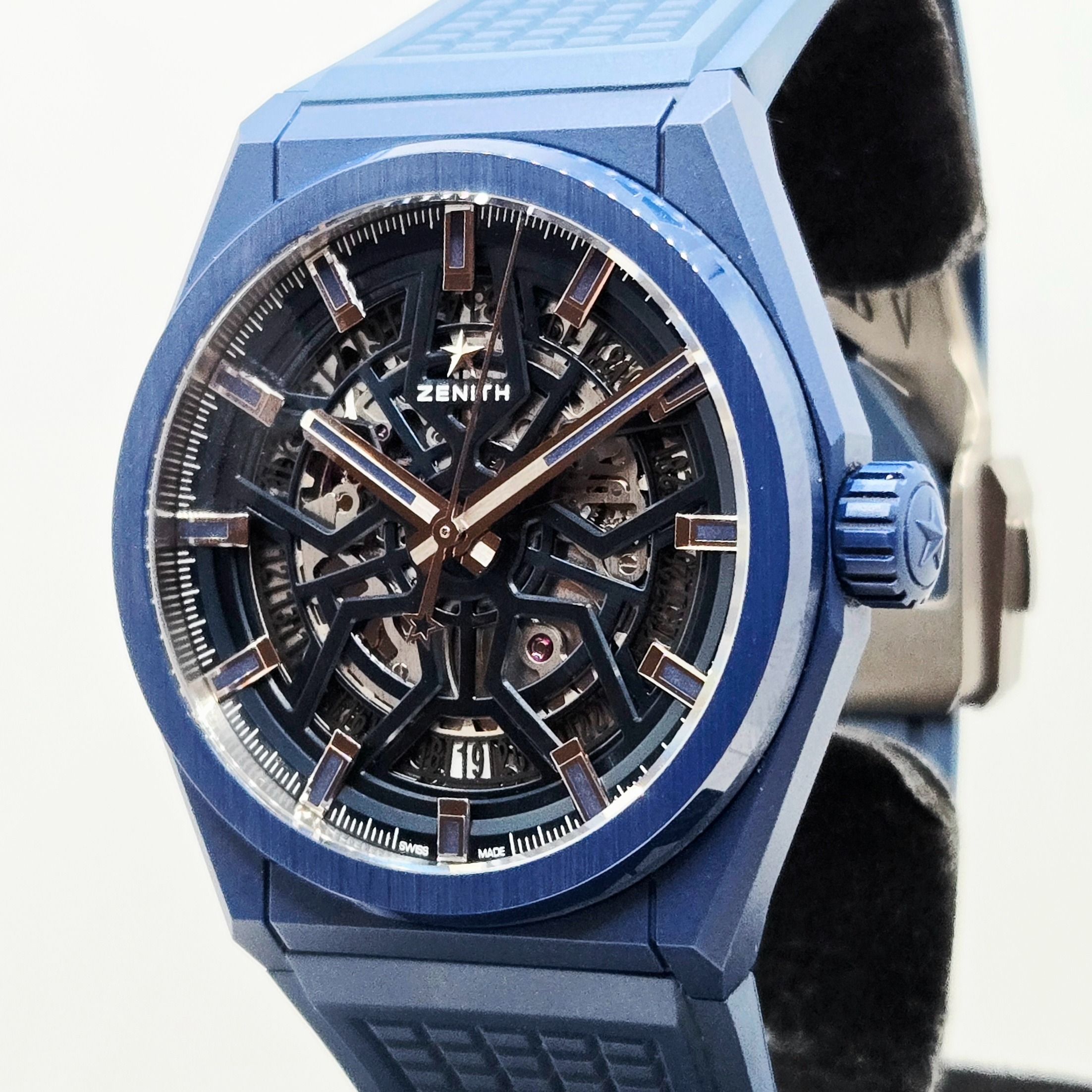 Zenith Defy Classic Blue Ceramic (49.9003.670/51.R793), Luxury, Watches ...