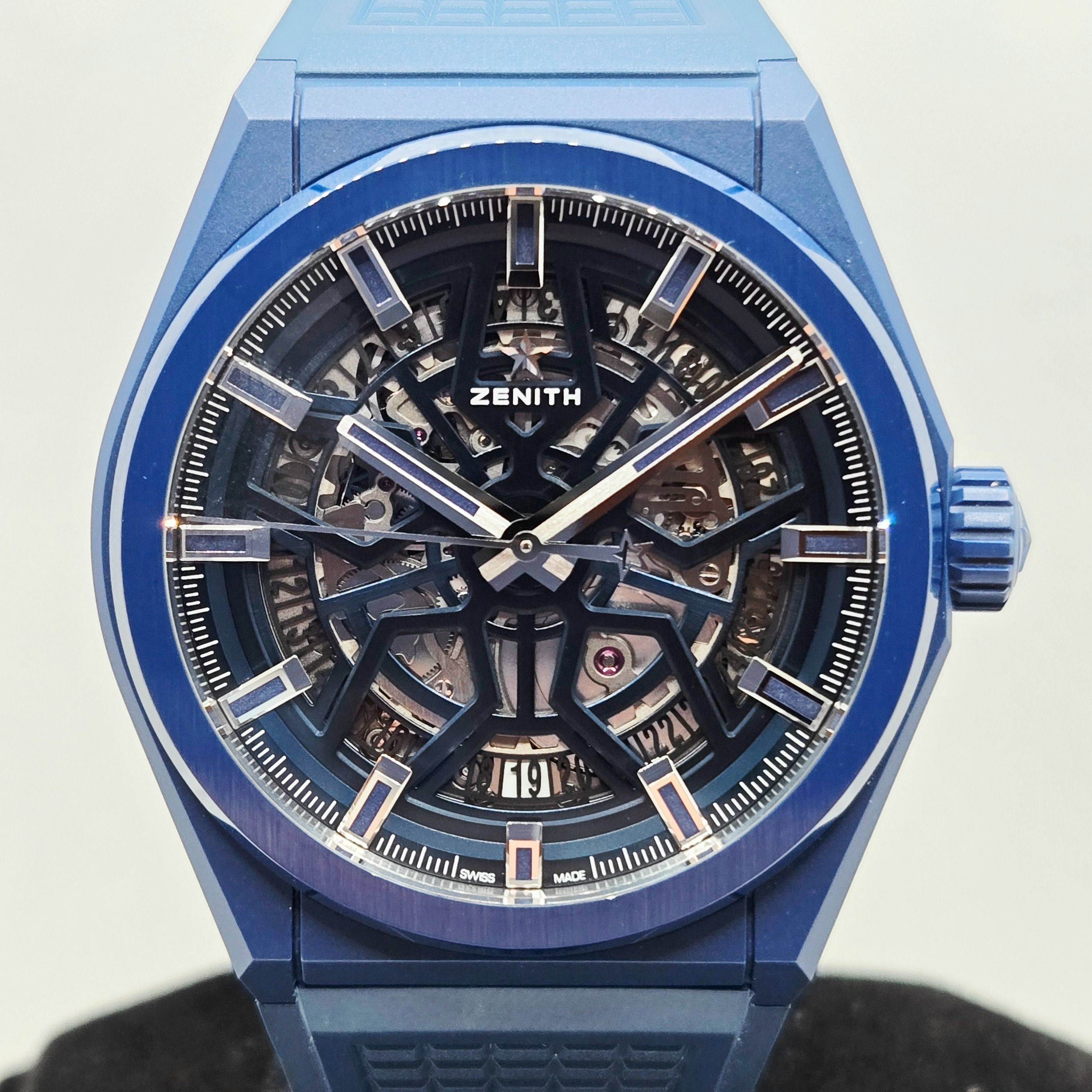 Zenith Defy Classic Blue Ceramic (49.9003.670/51.R793), Luxury, Watches ...