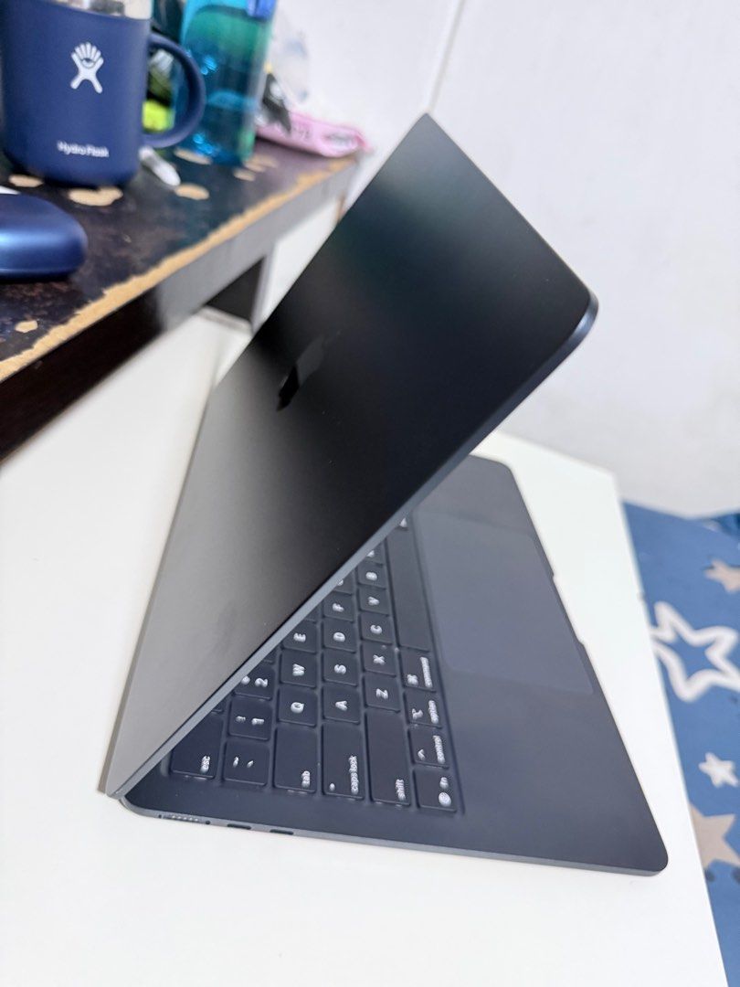 Apple Macbook Air M4 512GB 10core GPU, Computers & Tech, Laptops & Notebooks on Carousell