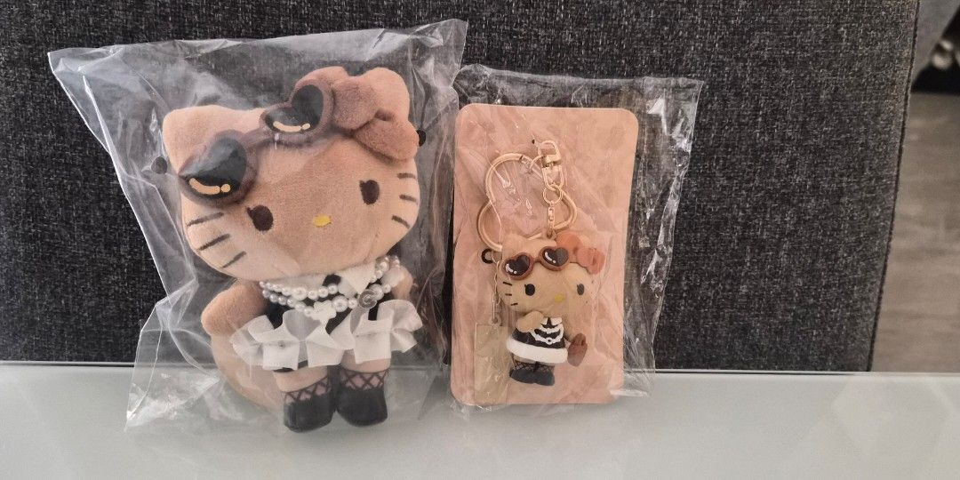 Chagee x Hello Kitty Plushie Charm & Key Chain set, Everything Else on ...