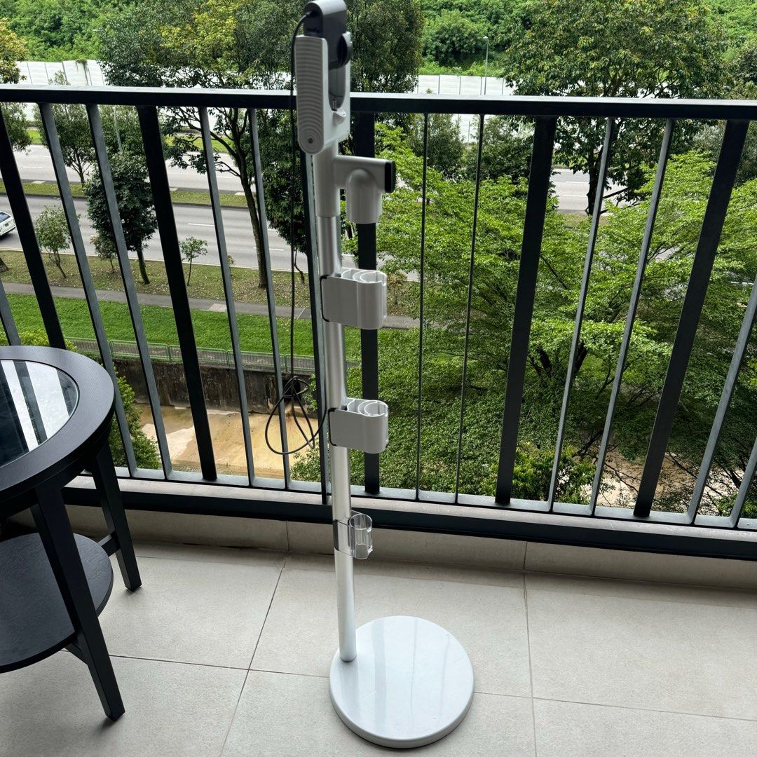 Dyson stand dok + charger, TV & Home Appliances, Vacuum Cleaner ...