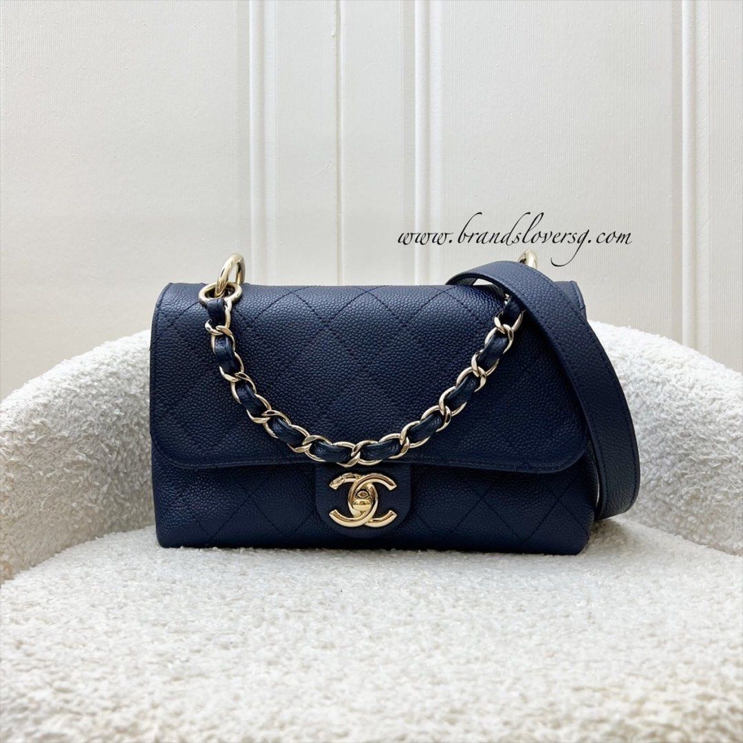 Est retail $8500 ‼️ Chanel City Walk Flap in Navy Caviar and LGHW ...
