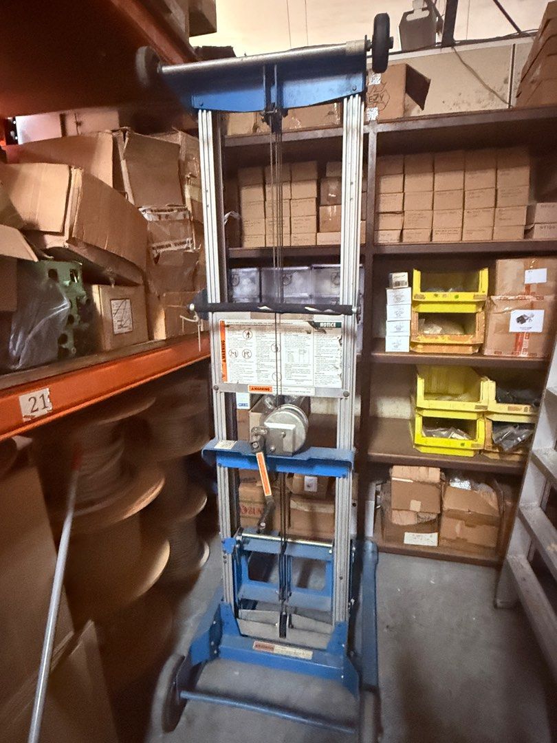 GENIE Lift GL 10 / GL 8 Material lift, Furniture & Home Living, Home ...