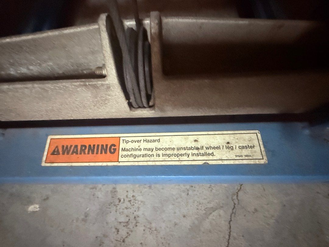 GENIE Lift GL 10 / GL 8 Material lift, Furniture & Home Living, Home ...