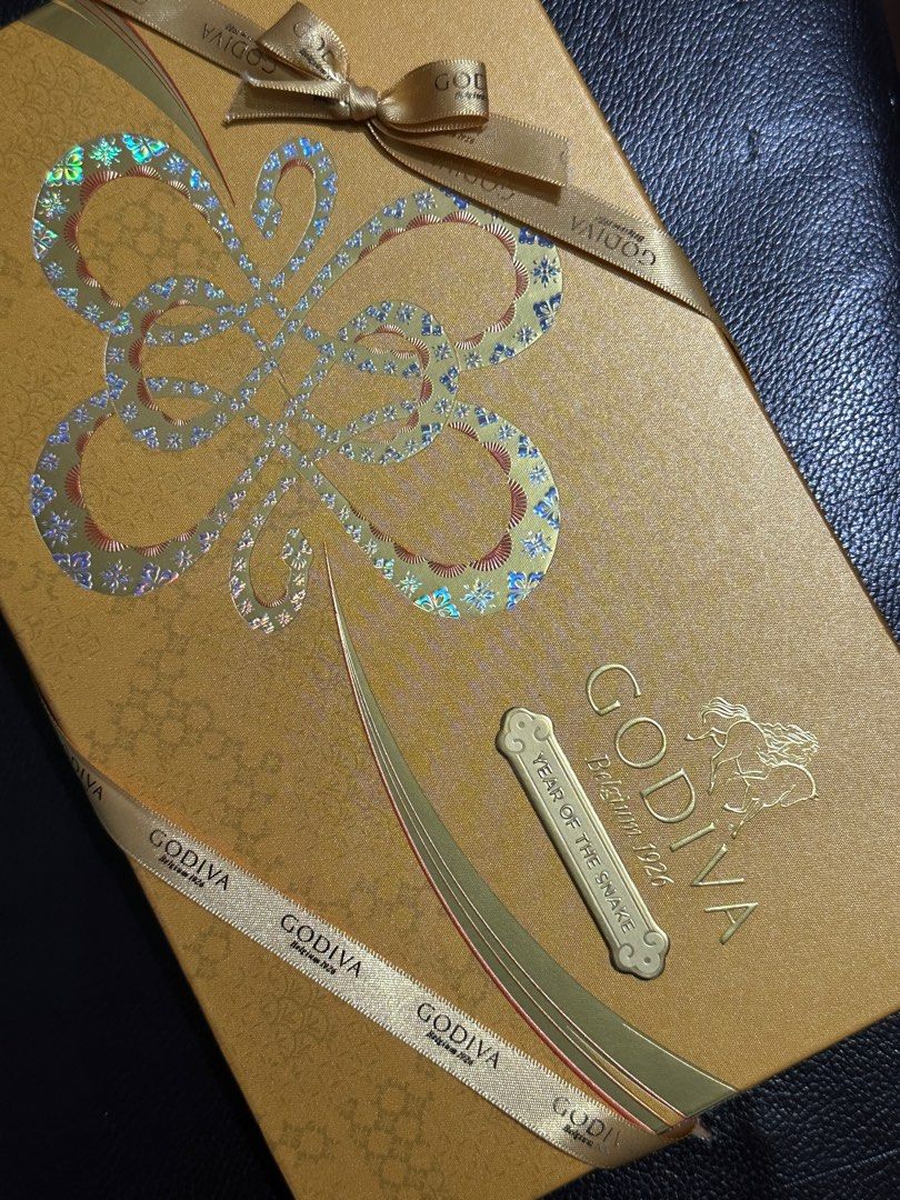 (2折）Godiva 朱古力 聖誕禮 28顆裝, 嘢食 & 嘢飲, 禮品籃和禮籃 - Carousell